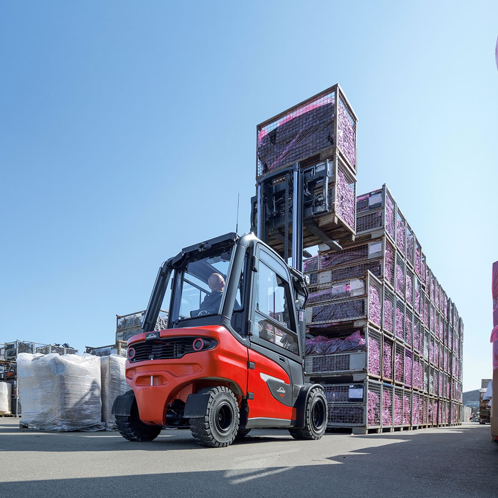 Carrelli Elevatori Frontali Elettrici, efficienti e versatili | Linde MH Italia