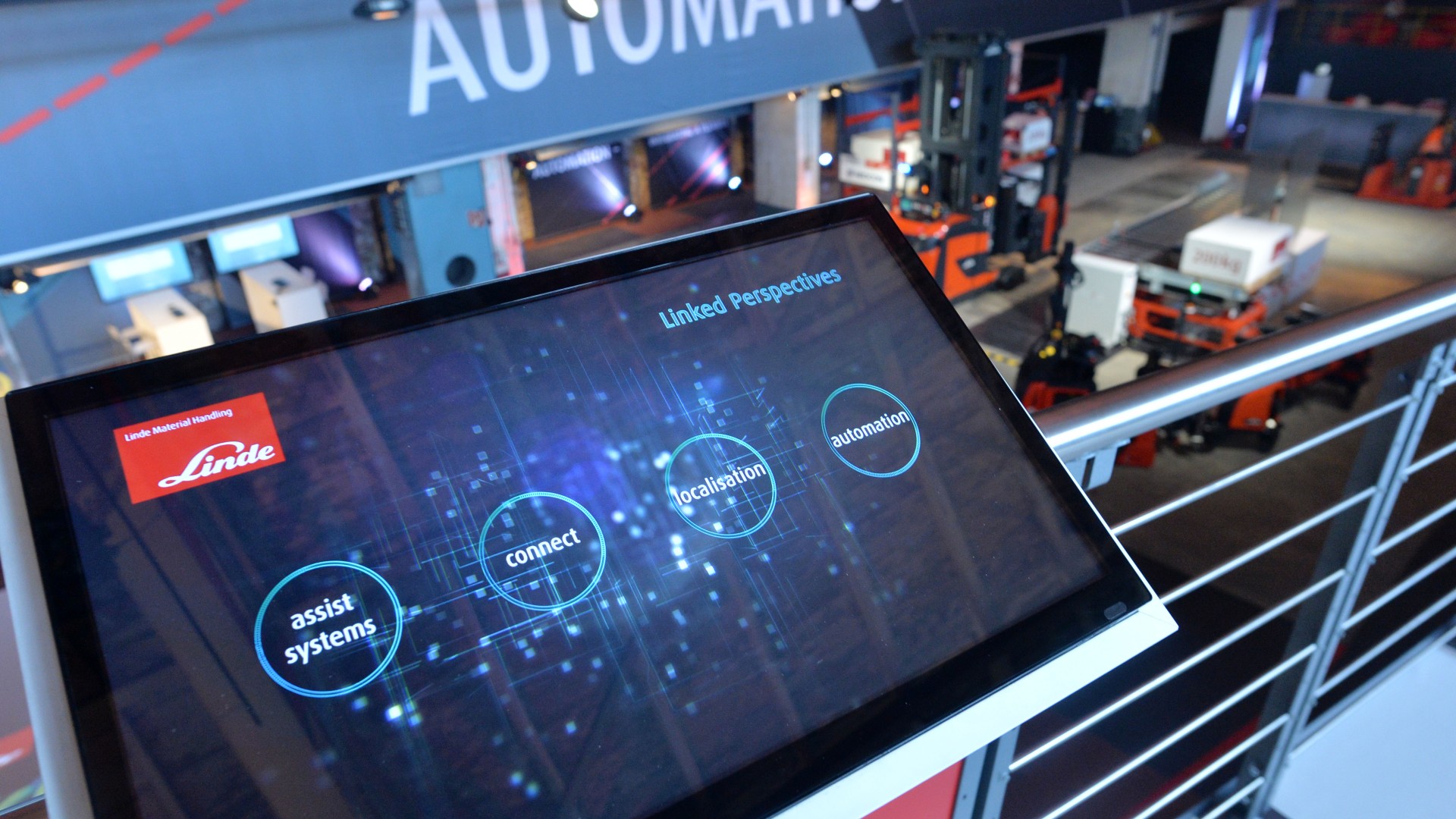 Robot mobili autonomi (AMR) | Linde Material Handling
