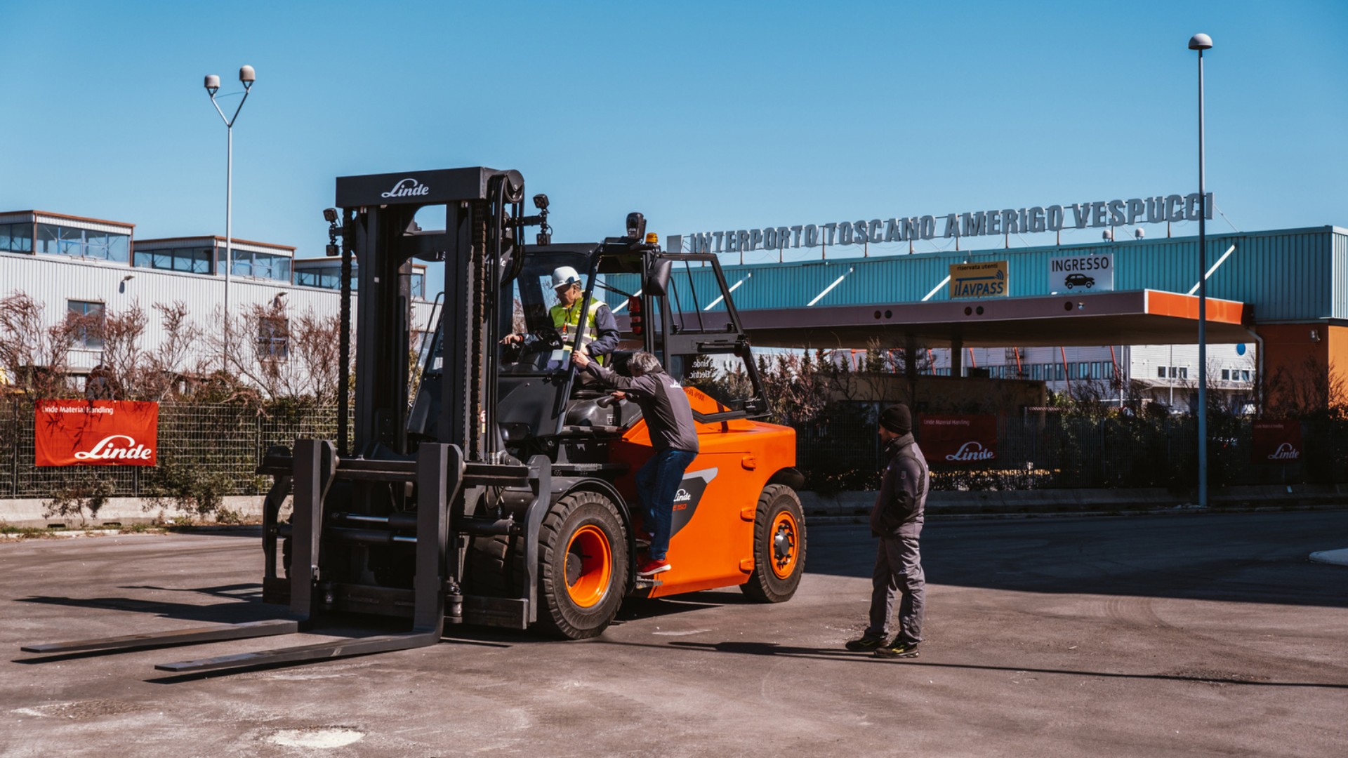 Linde MH presenta in italia i nuovi carrelli elettrici E100-180